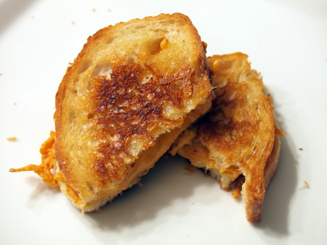 Daiya Vegan Cheddar Grilled Cheese – grilledshane.com
